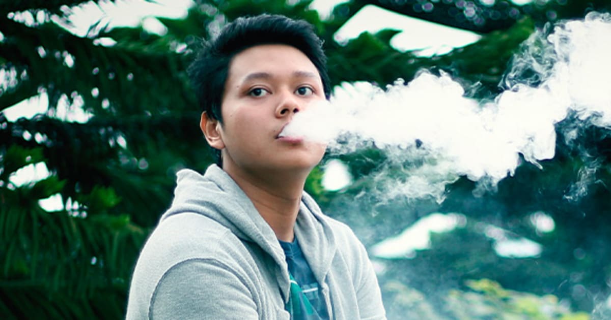 What are the effects of vaping on teen lungs? | Baptist Health ...